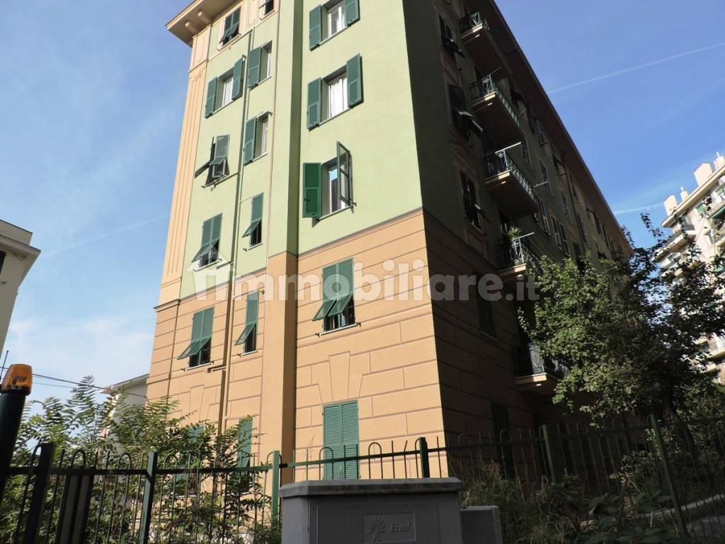 Vendita Appartamento Genova. Trilocale in via Nicolò Ardoino 11. Buono ...