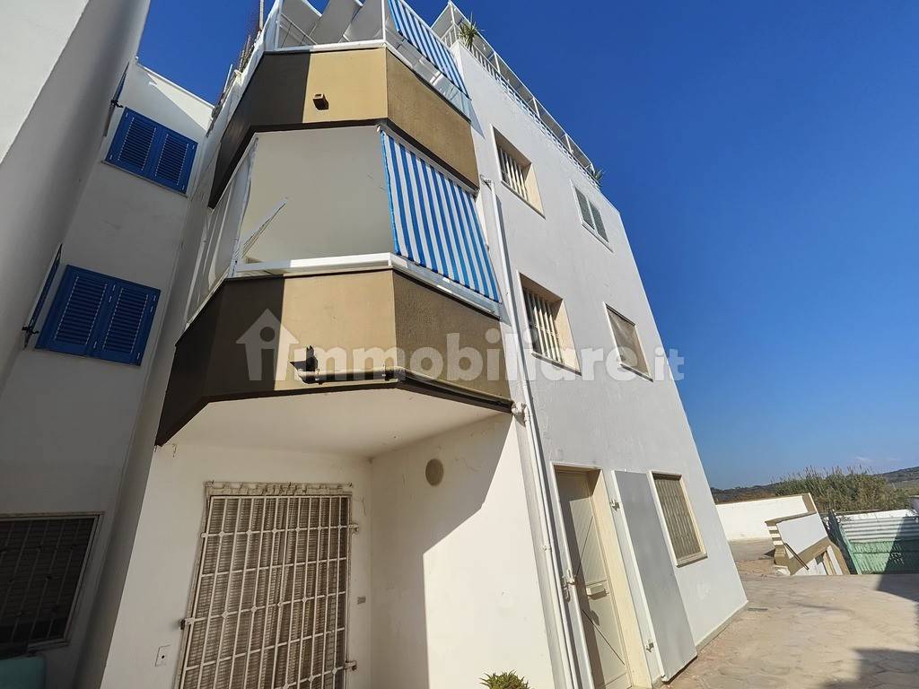 Vendita Villa bifamiliare in Lungomare Tiepolo, San c. Ugento. Buono ...