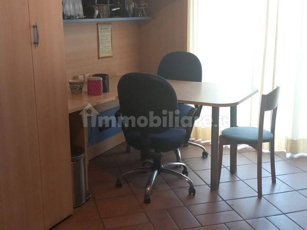 Stanza singola in affitto, affittasi camera singola via Rodolfo Falvo 2 ...