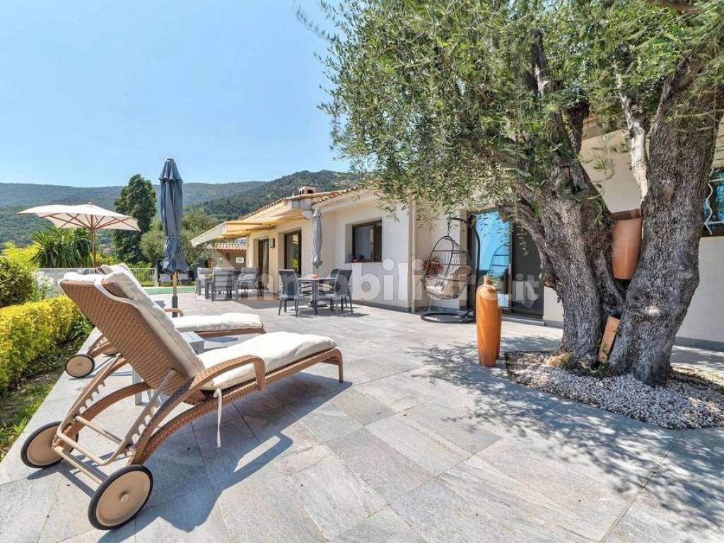 Vendita Villa unifamiliare Carros. 162 m², rif. 116021729