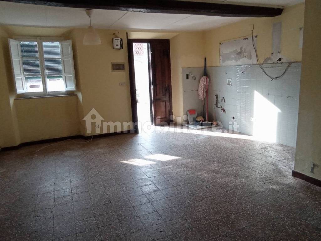 Vendita Terratetto unifamiliare in via per Corte Capecchio Lucca. Da ...