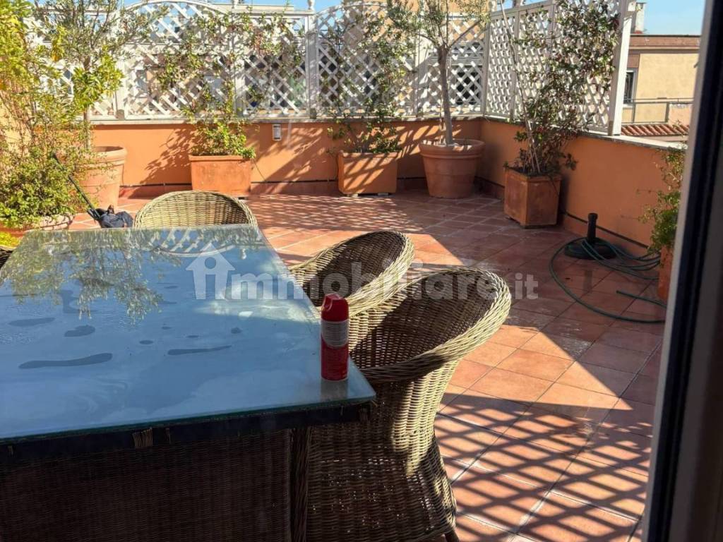 Affitto Attico in via degli Orti Flaviani Roma. Ottimo stato, con ...