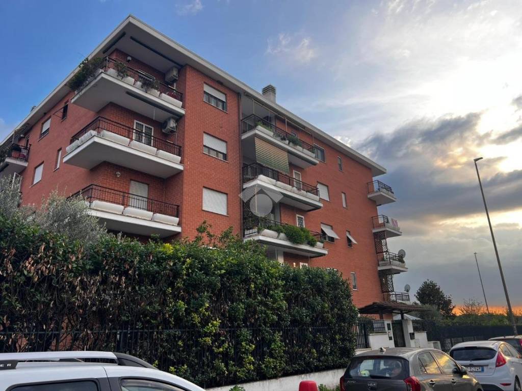Rent Apartment Rome. 4-room flat in via Forno Casale 30. Good condition ...
