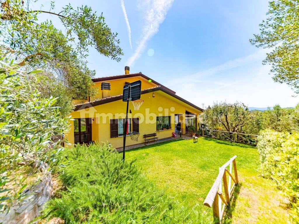 Vendita Villa unifamiliare in via Fontevecchia San C. Corciano. Buono ...