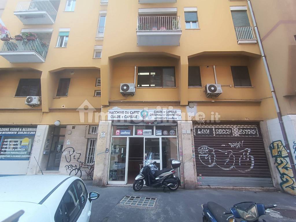 Locale commerciale via Cornelio Labeone 56, Roma, Rif. 116176747 ...