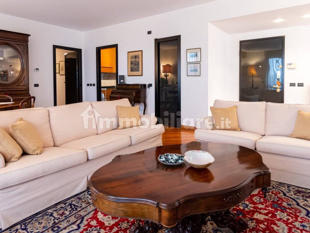 Sale Apartment Segrate. 4-room flat in via Cassanese. Excellent ...
