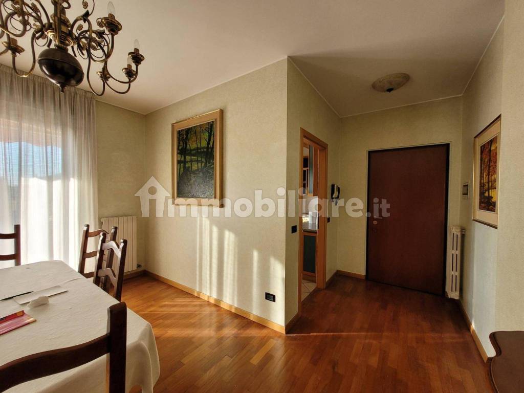 Vendita Appartamento Olgiate Olona. Trilocale in via Armando Diaz. Buono stato, secondo piano ...