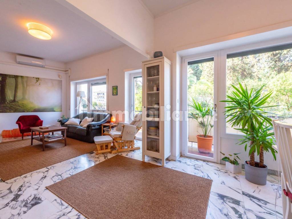 Vendita Appartamento Roma. Quadrilocale in via Fabiola. Buono stato ...