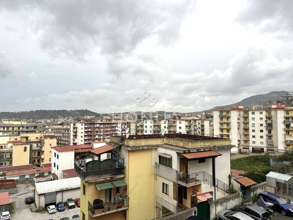 Vendita Appartamento Napoli. Trilocale in via Enea Zanfagna 36. Buono ...
