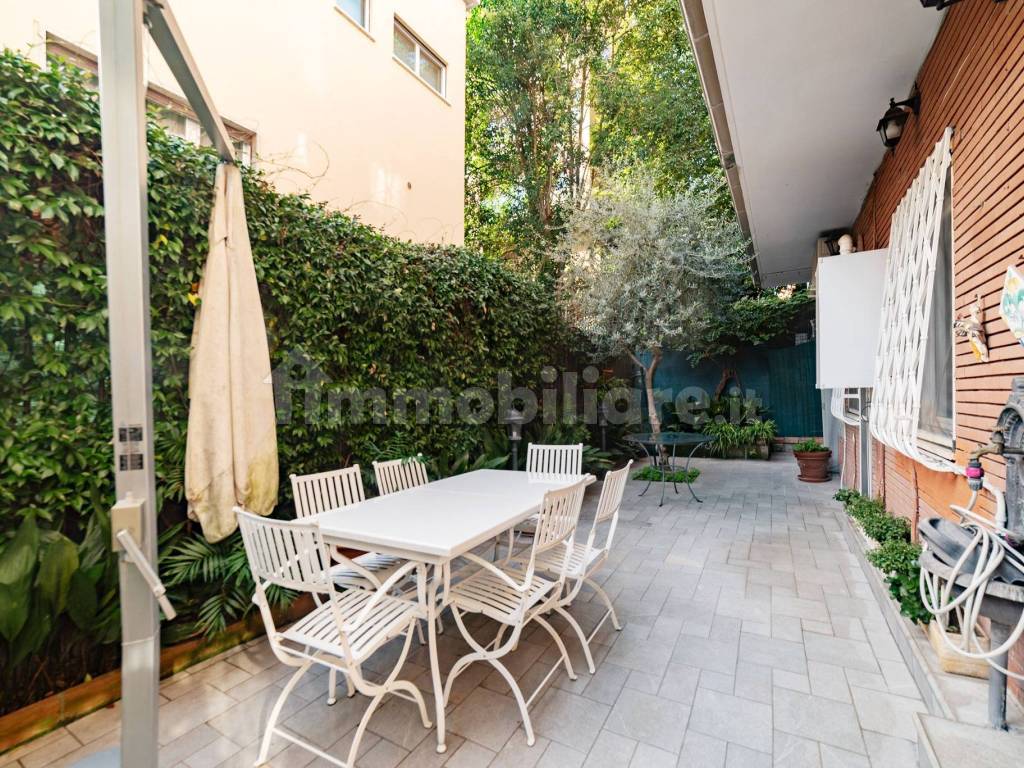 Vendita Appartamento Roma. Quadrilocale in via Luigi Luciani 45. Buono ...