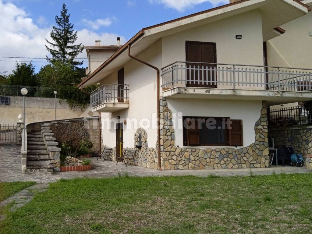 Sale Two-family villa in via Simone 2 Castelpetroso. New, parking space ...