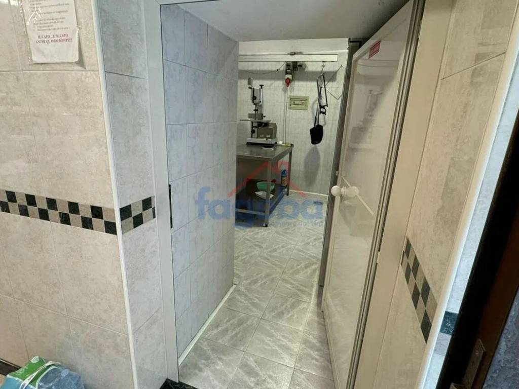 Locale commerciale via Mario Pagano, 120, Trani, Rif. 116344065 ...