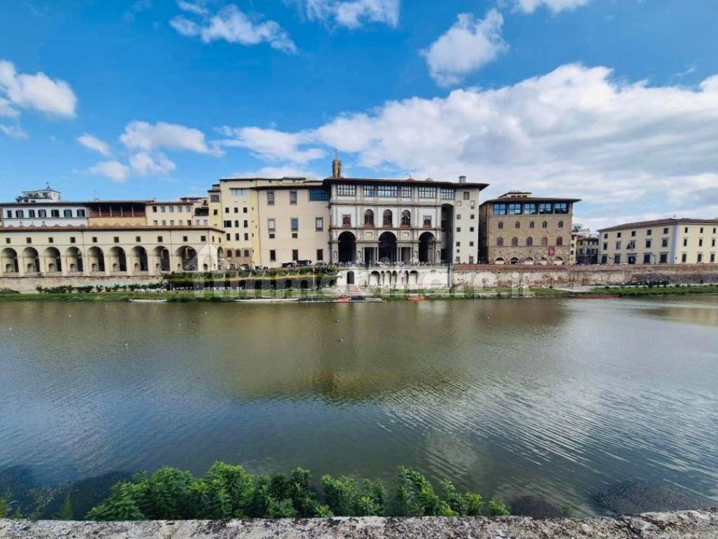 Vendita Appartamento in Lungarno Soderini. Firenze. Buono stato, su più ...