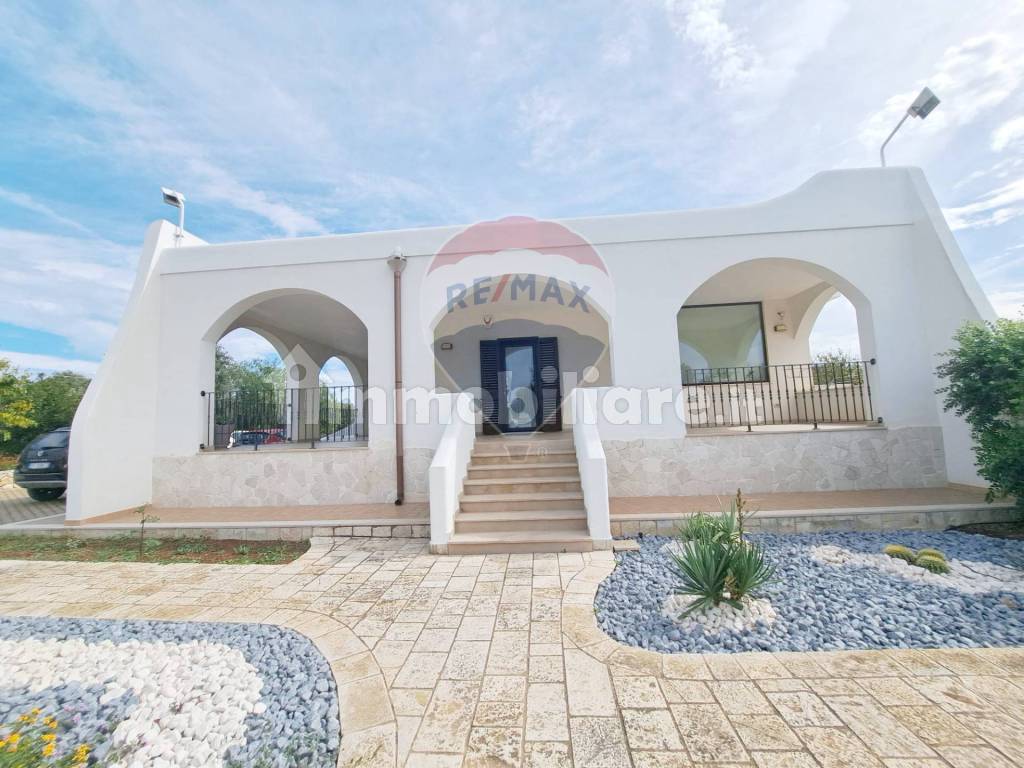 Vendita Villa unifamiliare in via Serranova 118 Carovigno. Ottimo stato ...