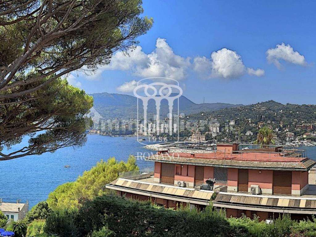 Vendita Appartamento in via Aurelia Levante 93. Rapallo. Ottimo stato, terzo piano, posto auto ...