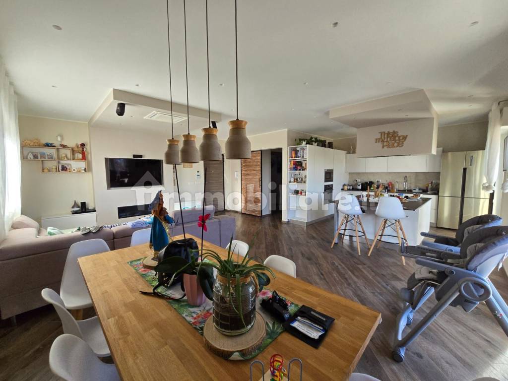 Vendita Appartamento in via Calvario. San Pietro Clarenza. Ottimo stato ...