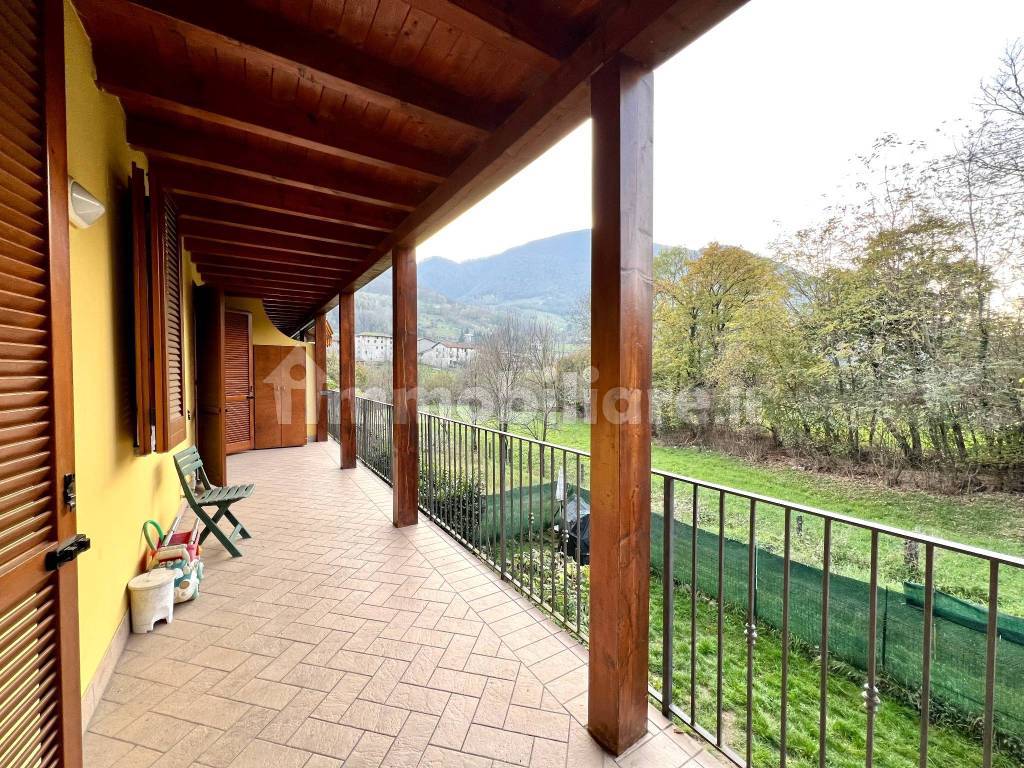 Vendita Appartamento Albino. Trilocale in via Lunga. Ottimo stato ...