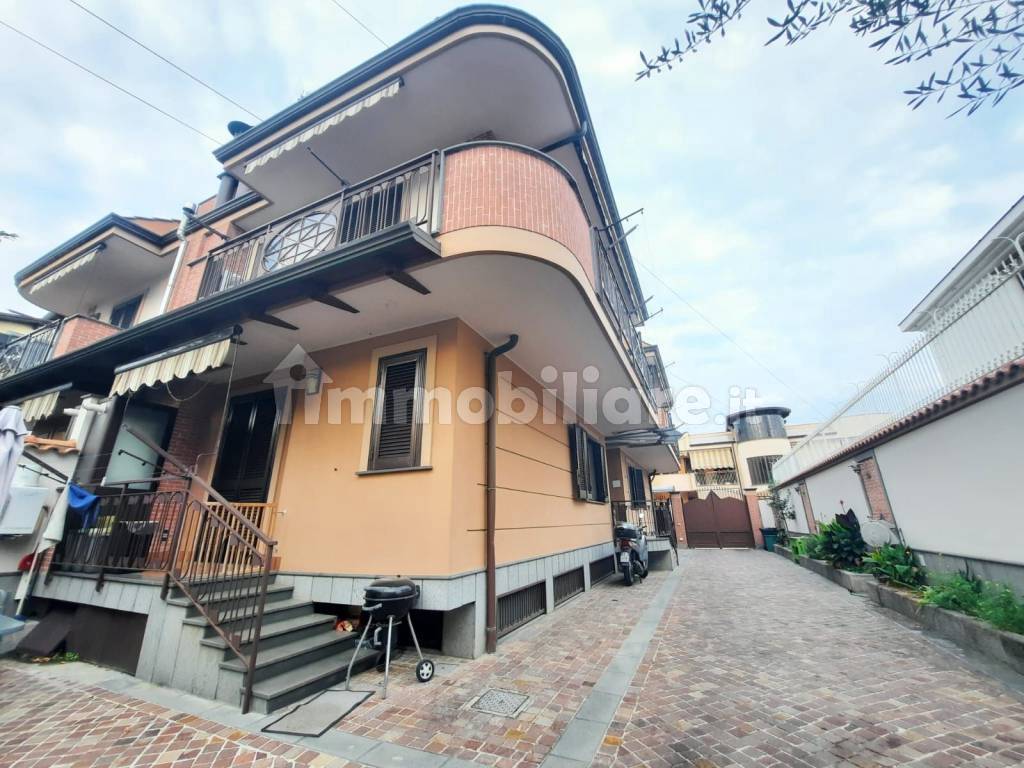 Vendita Villa unifamiliare in via Domenico Pirozzi 35 Frattamaggiore ...