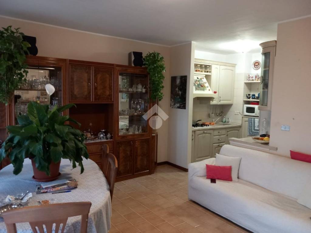 Vendita Appartamento Rozzano. Bilocale in viale Monte Penice. Buono ...