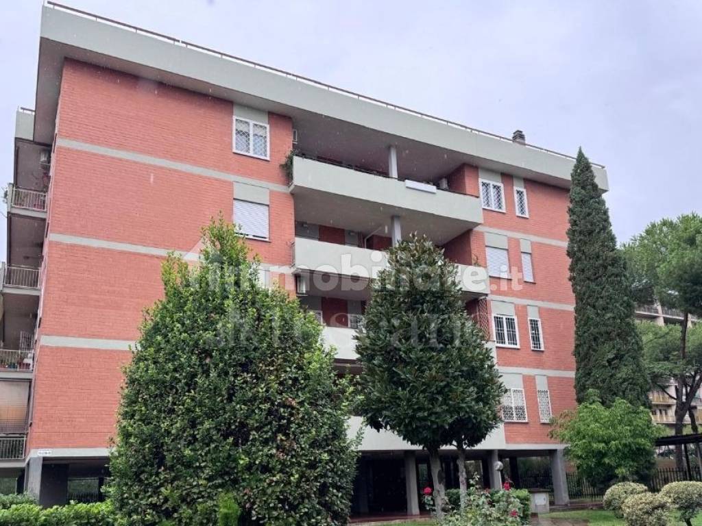 Vendita Appartamento Roma. Quadrilocale in viale Bruno Pelizzi 31. Ottimo stato, terzo piano ...
