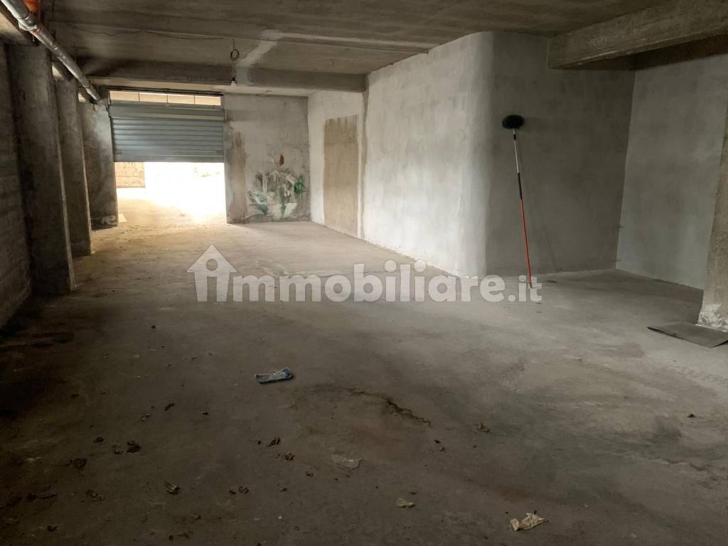 Garage - Box traversa Ponte Primo, Avellino, Rif. 116442599 - Immobiliare.it