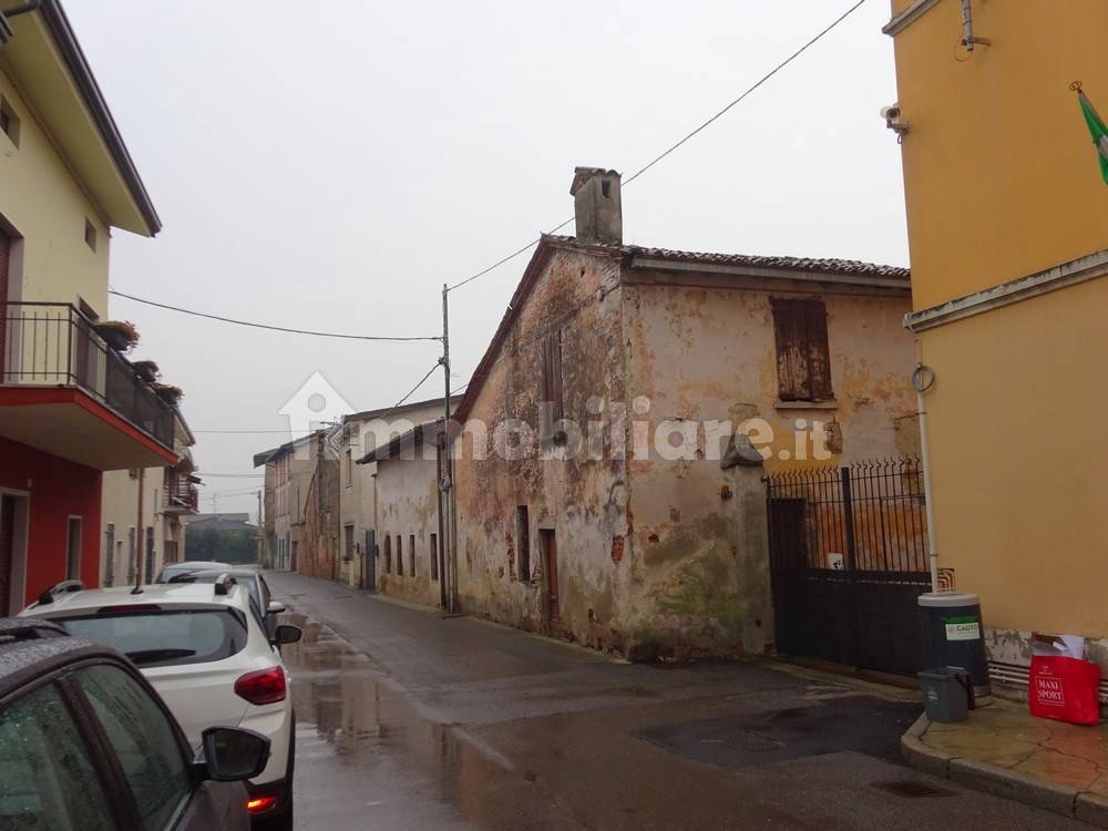 Vendita Rustico in via Roma 1 Dello. Da ristrutturare, 173 m², rif ...