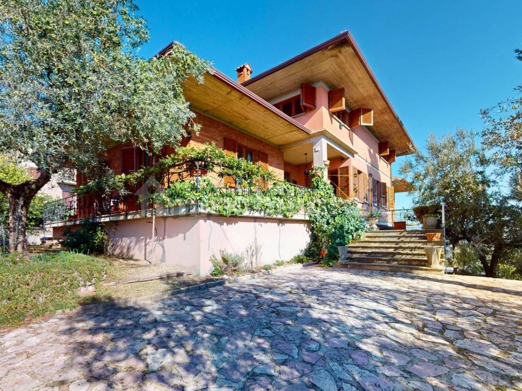 Vendita Terratetto unifamiliare in via Roma 19 Collazzone. Buono stato ...