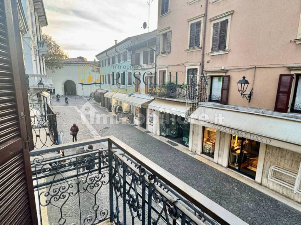Affitto Appartamento Peschiera del Garda. Trilocale in via Roma 19 ...
