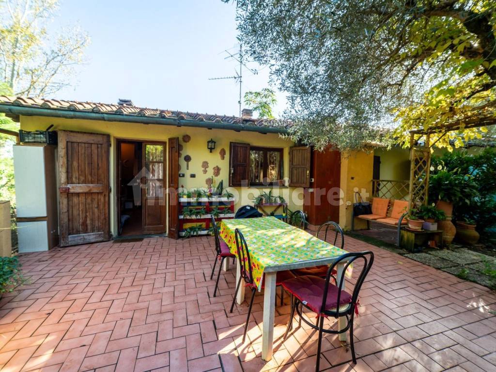 Sale Two-family villa in via San Donato, 33 Bagno a Ripoli. Good ...