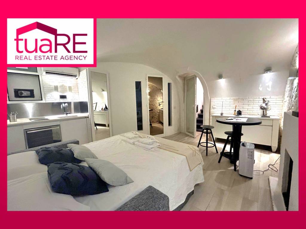 Sale Apartment Rome. 2-room flat in piazza Dei Coronari. Excellent ...