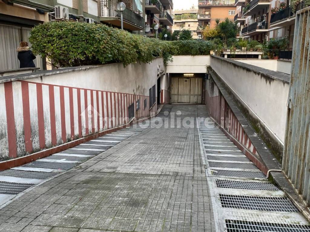 Garage - Box via Val Maggia, Roma, Rif. 116510549 - Immobiliare.it