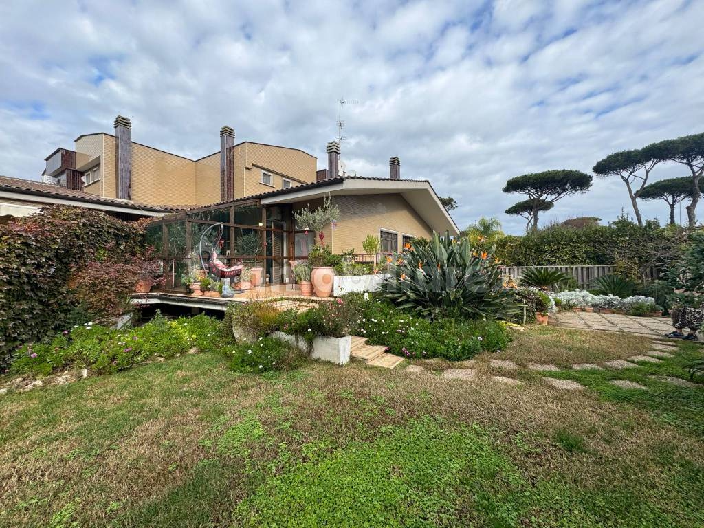 Vendita Appartamento in via Cristoforo Colombo. Roma. Ottimo stato ...