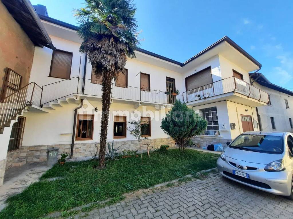 Vendita Villa unifamiliare in piazza D'Armi, 9 Magnago. Buono stato ...