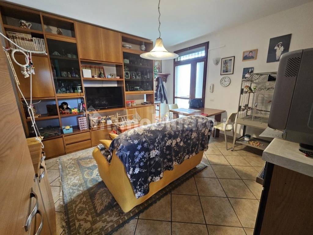 Vendita Appartamento in villa Ravenna. Ottimo stato, posto auto, riscaldamento autonomo, 70 m² ...