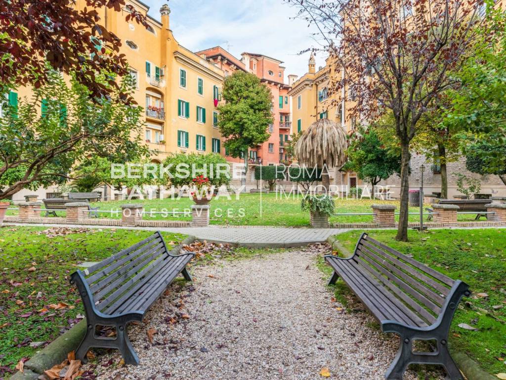 Vendita Appartamento Roma. Trilocale in piazza Tuscolo. Ottimo stato ...