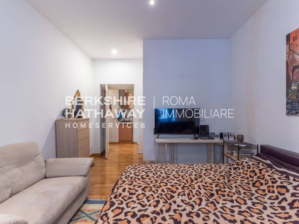 Vendita Appartamento Roma. Trilocale in piazza Tuscolo. Ottimo stato ...