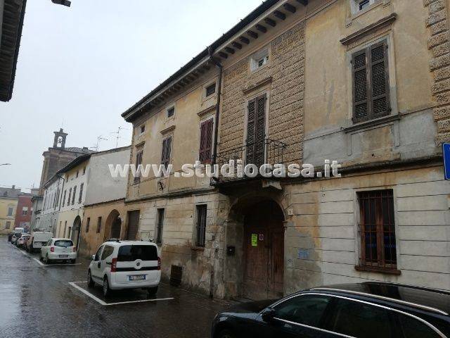 Vendita Appartamento Castelleone. Trilocale, Buono stato, primo piano ...