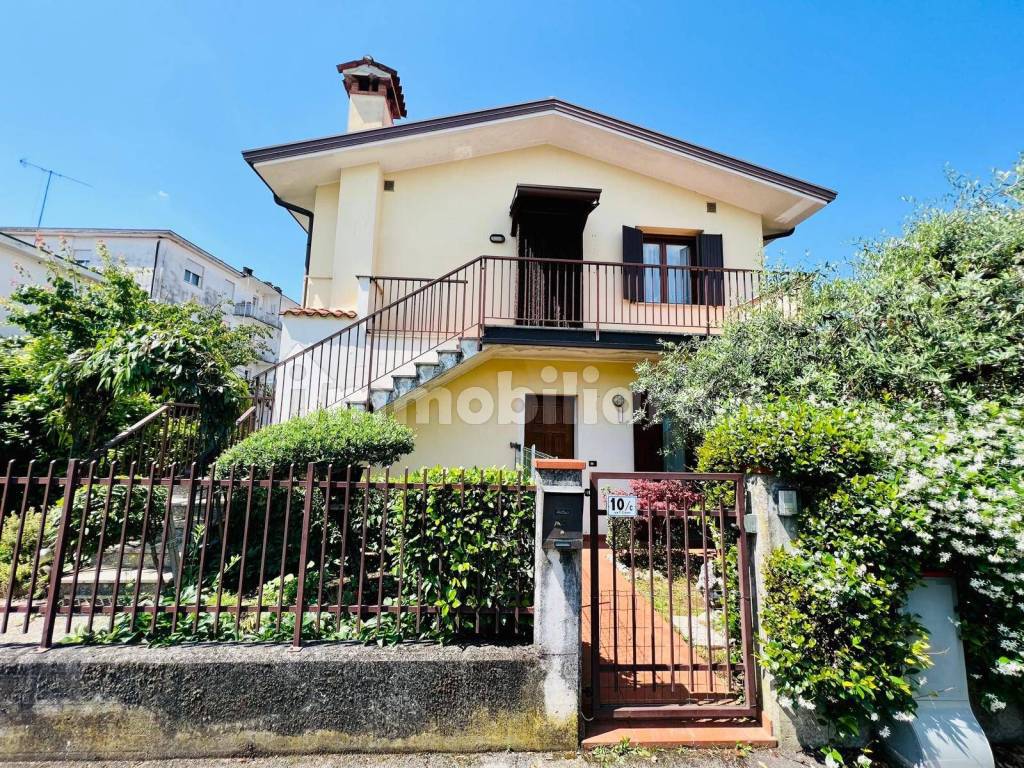 Affitto Appartamento in via Ciconi. Gorizia. Primo piano, con terrazza ...