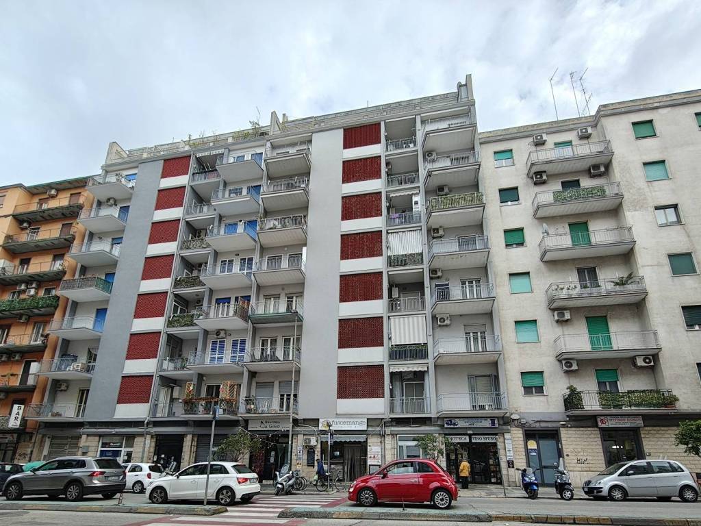 Vendita Appartamento Bari. Quadrilocale in via Brigata Regina 13. Da ...