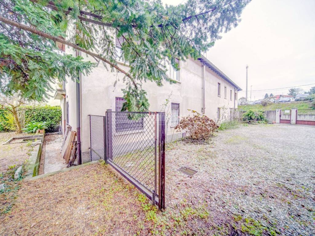 Vendita Villa unifamiliare in via IV Novembre 8 Somma Lombardo. Da ...