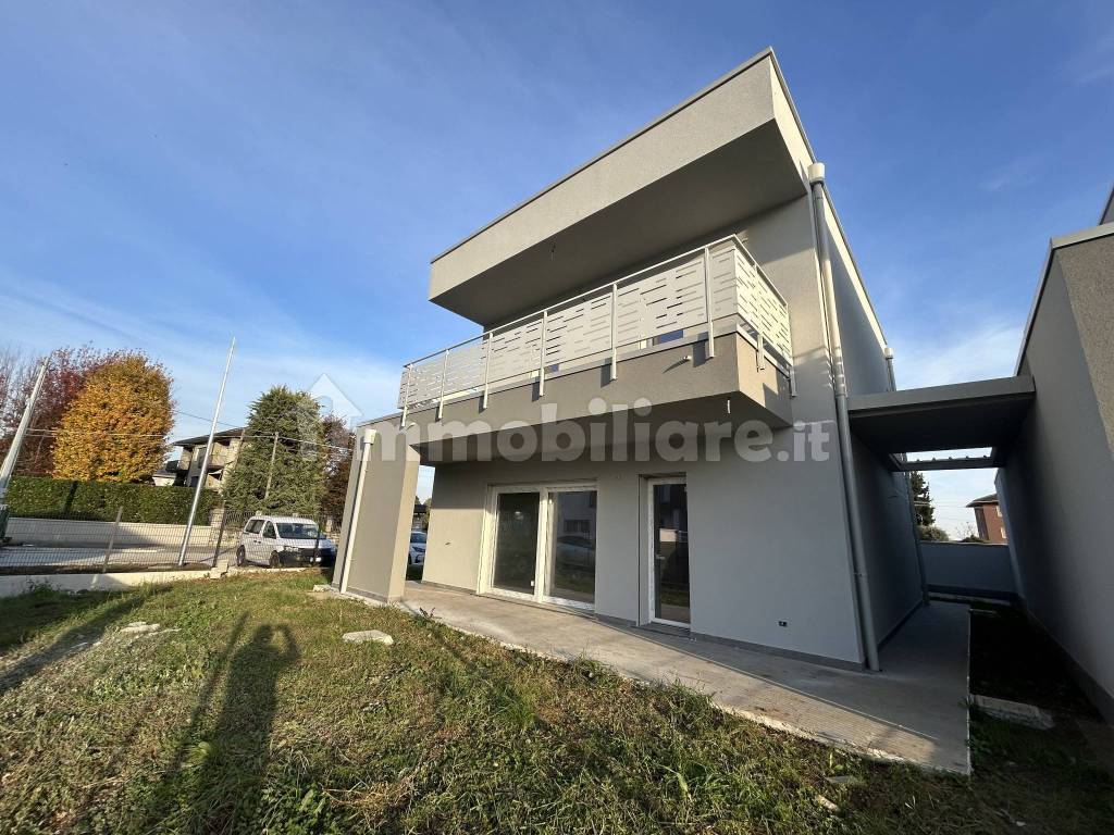 Vendita Villa unifamiliare in viale dello Sport Appiano Gentile. Nuova ...