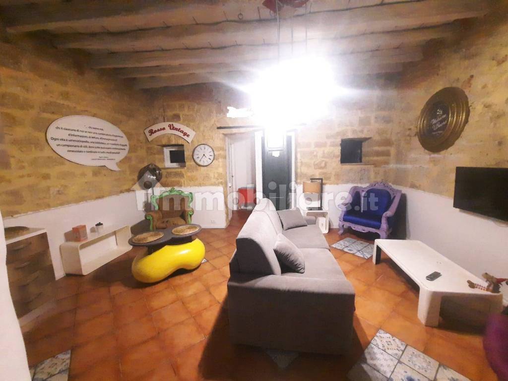 Magazzino - Deposito via Castrofilippo 45, Palermo, Rif. 116817007 ...