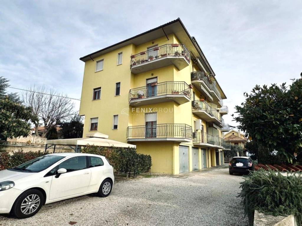 Vendita Appartamento Castel di Lama. Quadrilocale in via Roma 70. Buono ...