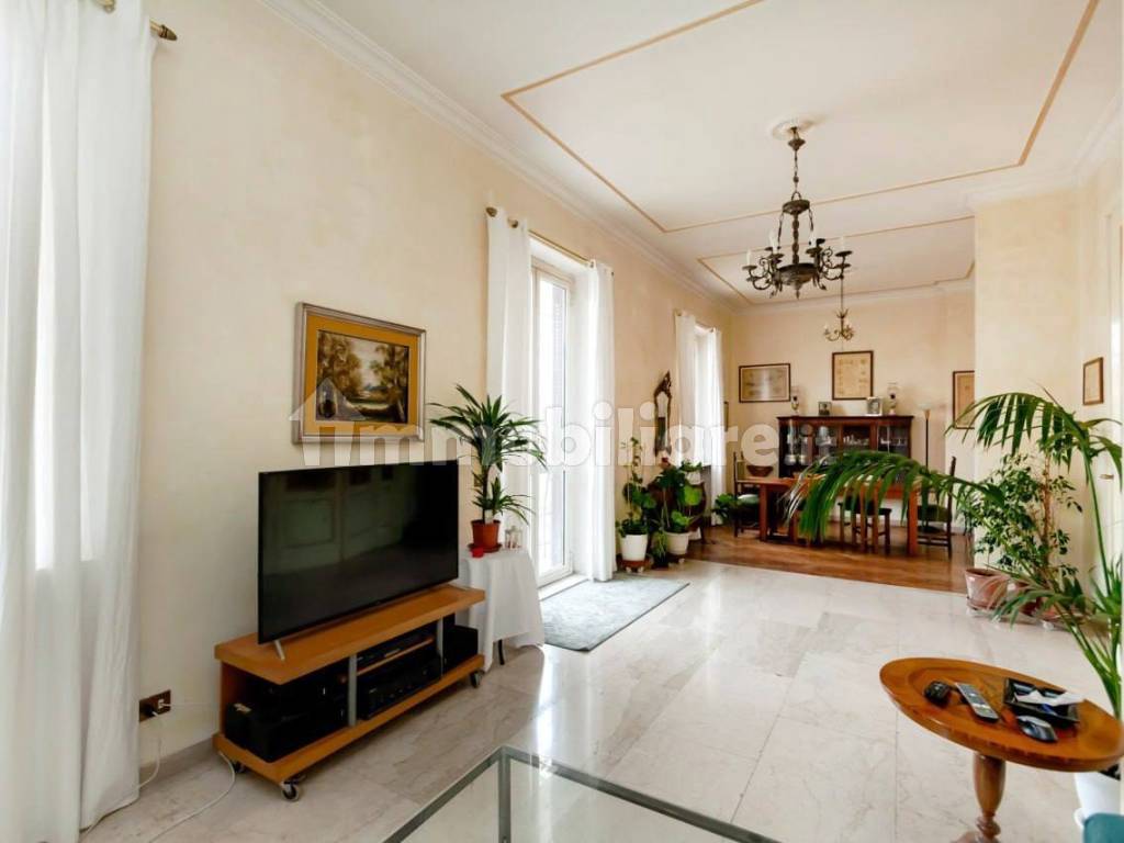 Vendita Appartamento Roma. Quadrilocale in via del Vascello. Buono ...