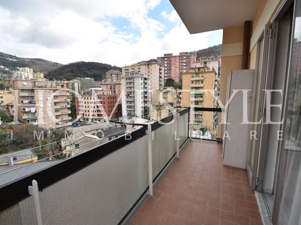 Vendita Appartamento Genova. Trilocale in via Mario Romagnoli. Buono ...