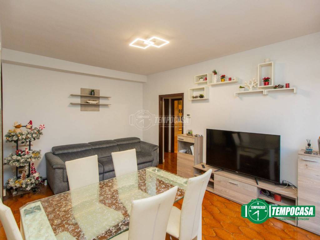 Vendita Appartamento Busto Arsizio. Trilocale in via COLLODI 3. Buono ...