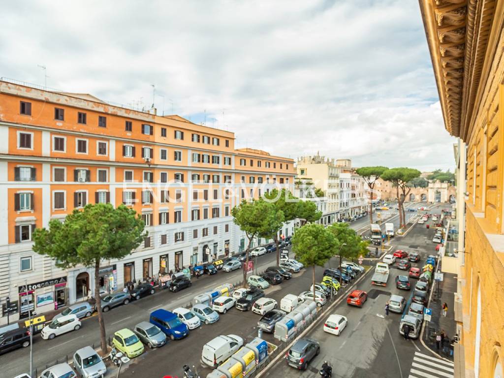 Vendita Appartamento Roma. Quadrilocale in via Appia Nuova 63. Buono ...