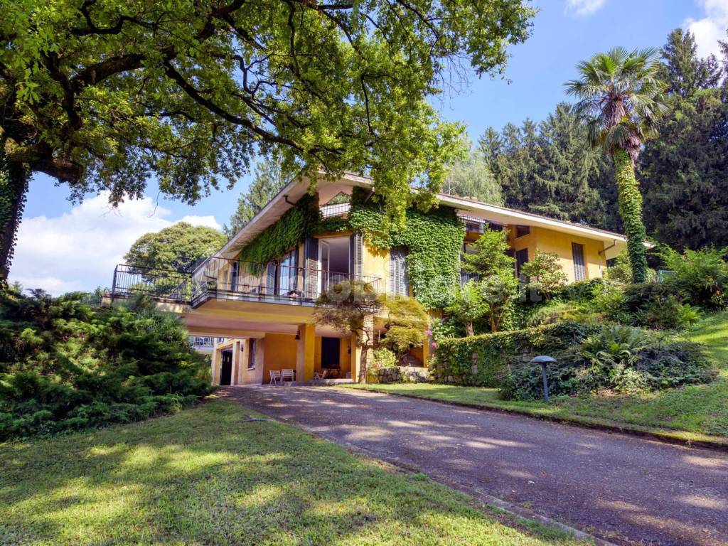 Vendita Villa unifamiliare in via Belvedere Galliate Lombardo. Buono ...