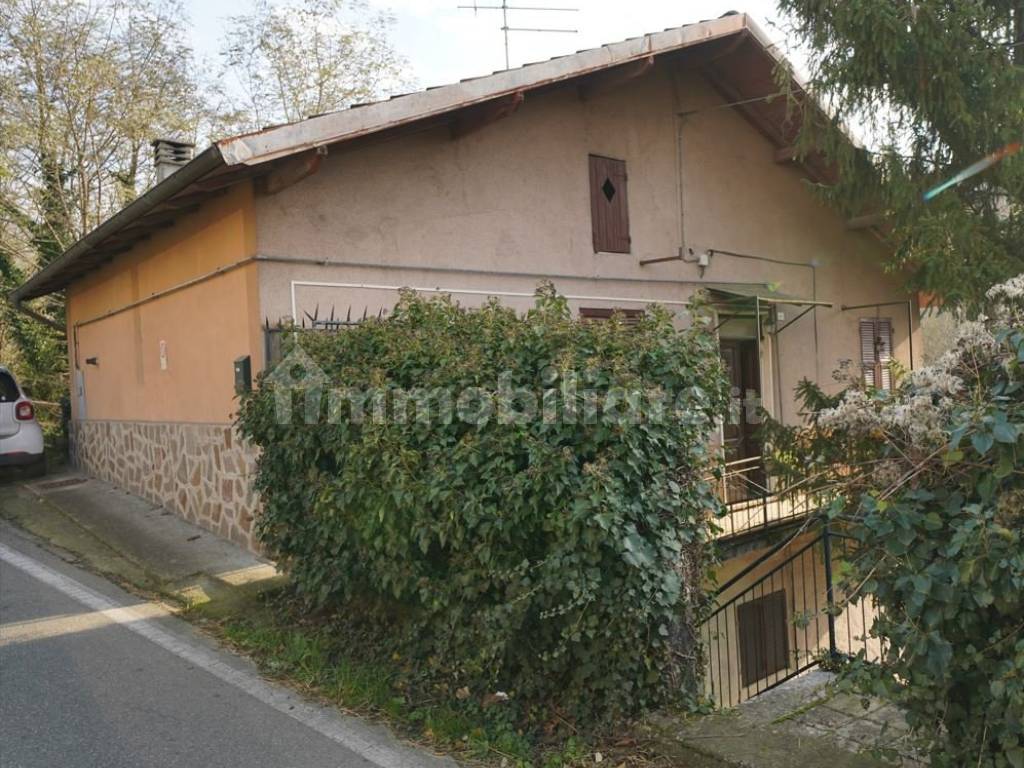 Vendita Villa bifamiliare in via Roma Castelletto d'Orba. Buono stato ...