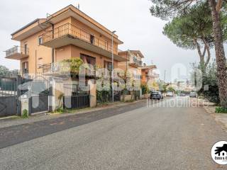 Case in vendita in zona Case Rosse, Roma - Immobiliare.it